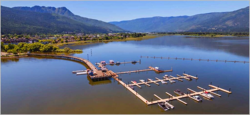 Boat Moorage on Shuswap Lake at Sea-Dog Rentals